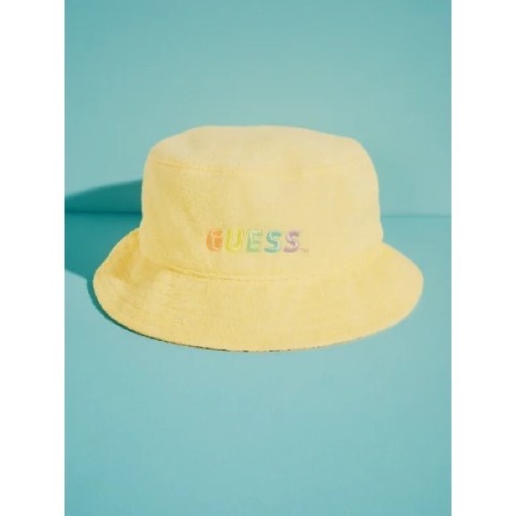 Guess | Accessories | Nwt Guess Friends With You Sun Logo Bucket Hat ...